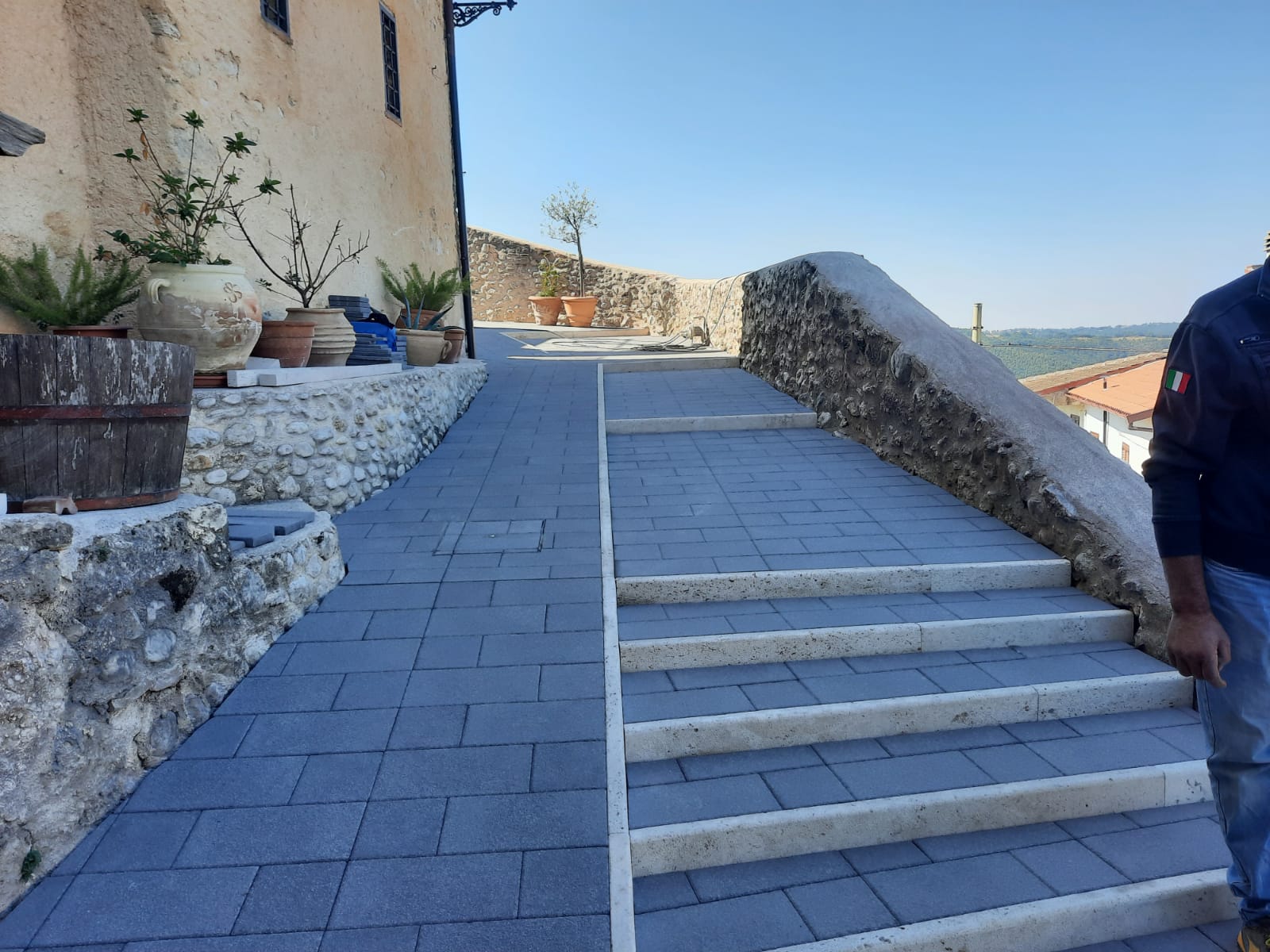 Calcariola, nuovo look per il borgo e la rocca - Rietinvetrina