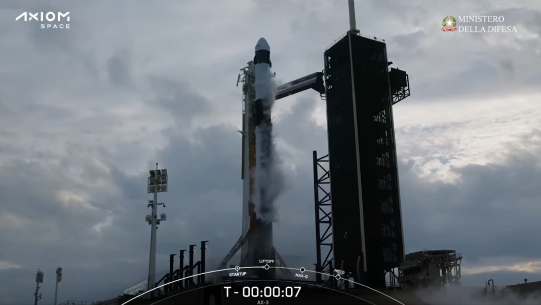 VIDEO - Lancio del razzo missione Axiom 3 con a bordo Walter Villadei ...