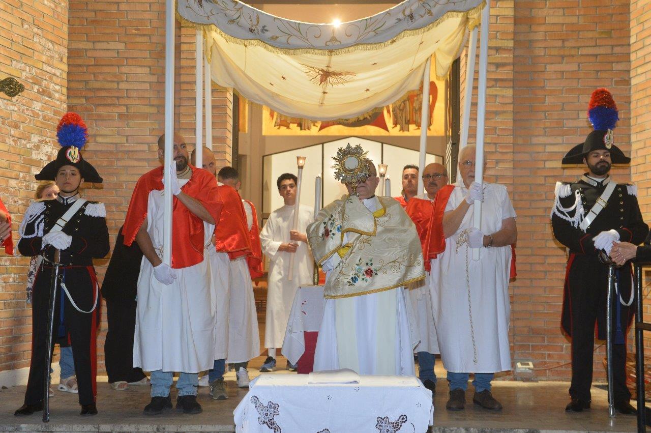Svolta a Quattro Strade la processione del Sacro Cuore - LE FOTO ...